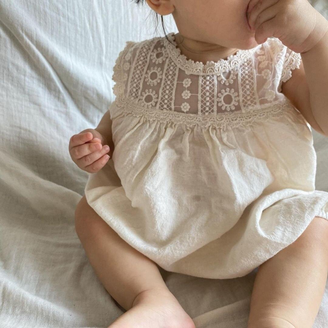 Sweet Petals Lace Onesie – Teeny Mini Me